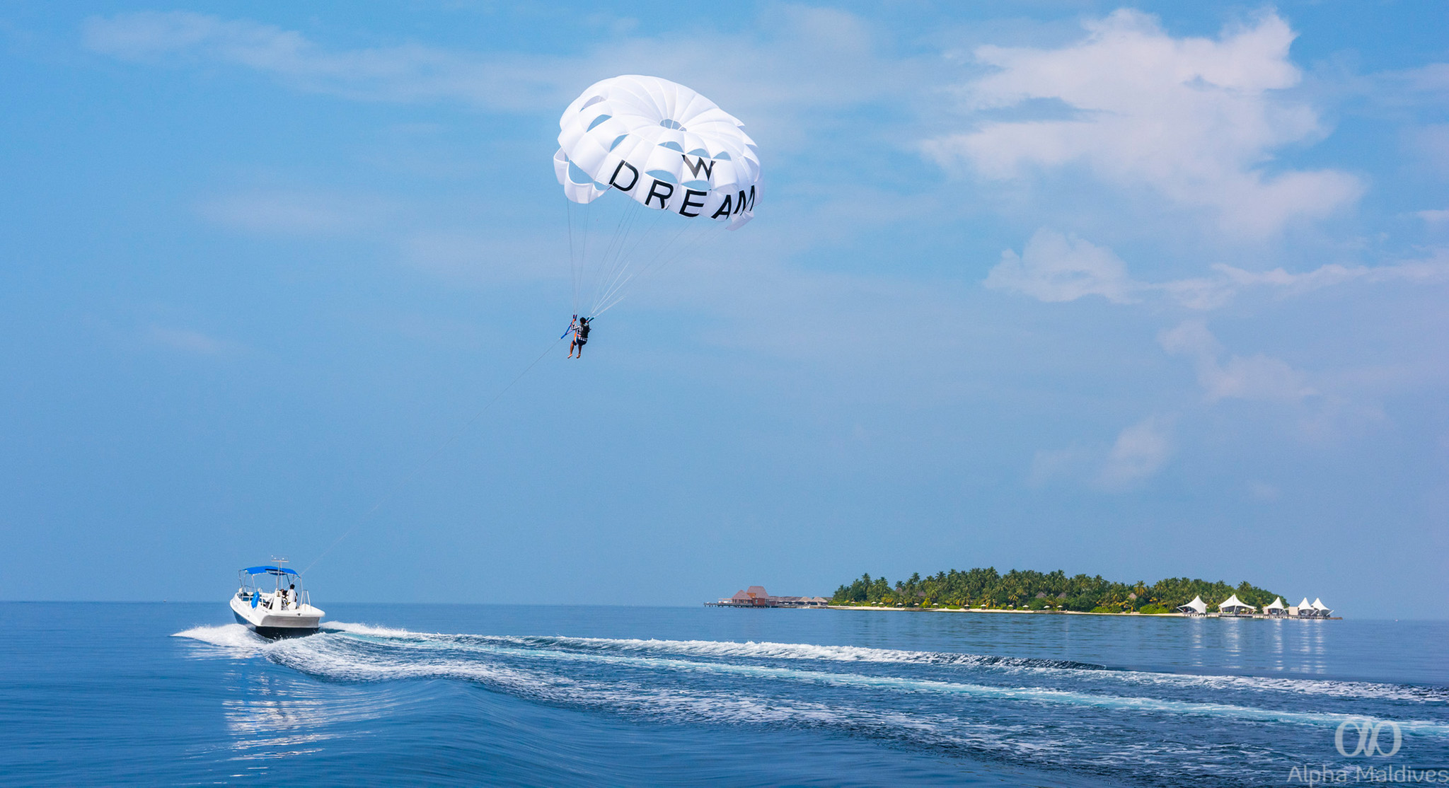 Parasailing in the Maldives - Alpha Maldives Blog Parasailing in the Maldives - Alpha Maldives Blog